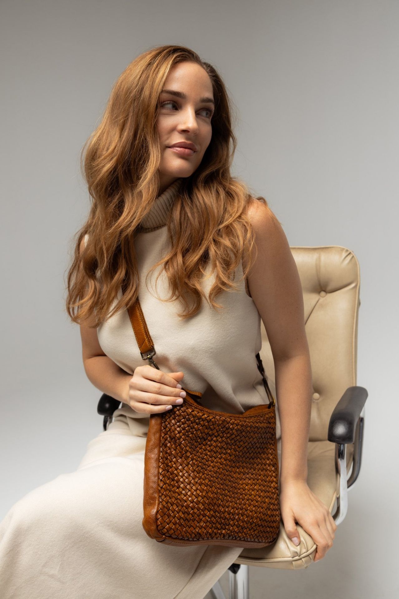 Kjøp RE:DESIGNED-SKINNVESKE JENNE- MEDIUM-TAN - RE:DESIGNED - Dame fra Jentene på Kaffe - D5561