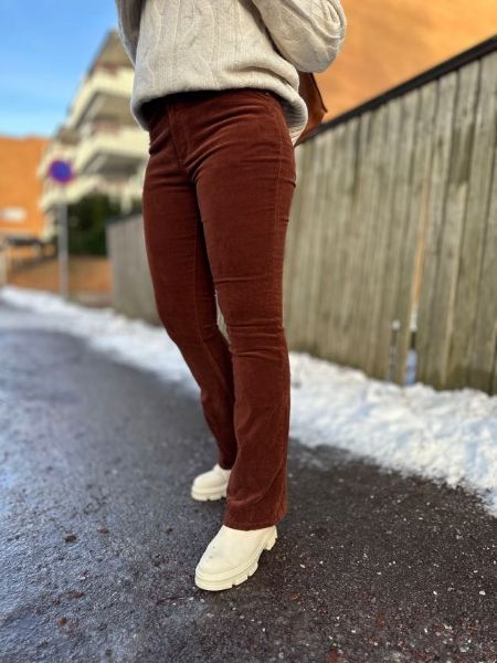 Kjøp PATTI BOOTCUT CORD BUKSE MAPP- RUST - Mapp - Dame fra Jentene på ...