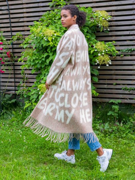 Kjøp SOFIA COAT, FUDGE/CREAM - Close To My Heart - Dame fra Harmonia ...