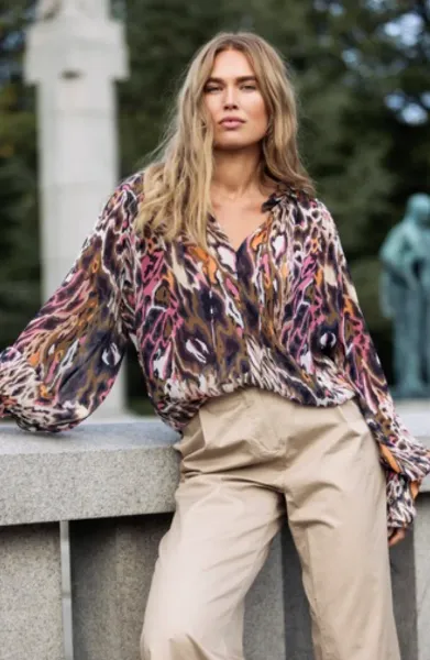 Kjøp LEOPARD BIANCA BLOUSE - Katrin Uri - Dame fra Stines Lykkerom ...