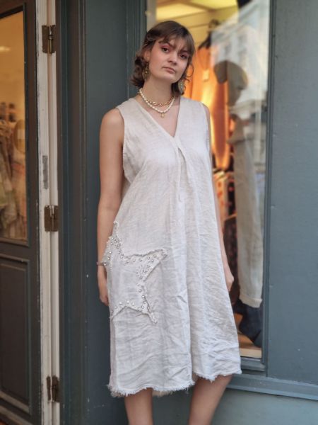 Kjøp LIA LIN KJOLE BEIGE - SisByHeart - Dame fra Annamalena