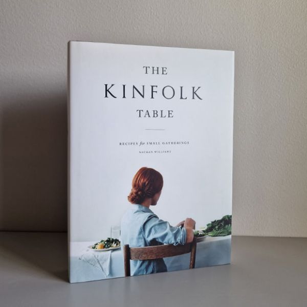 Kjøp KINFOLK TABLE - New Mags - Interiør fra Famstudio - AR1016